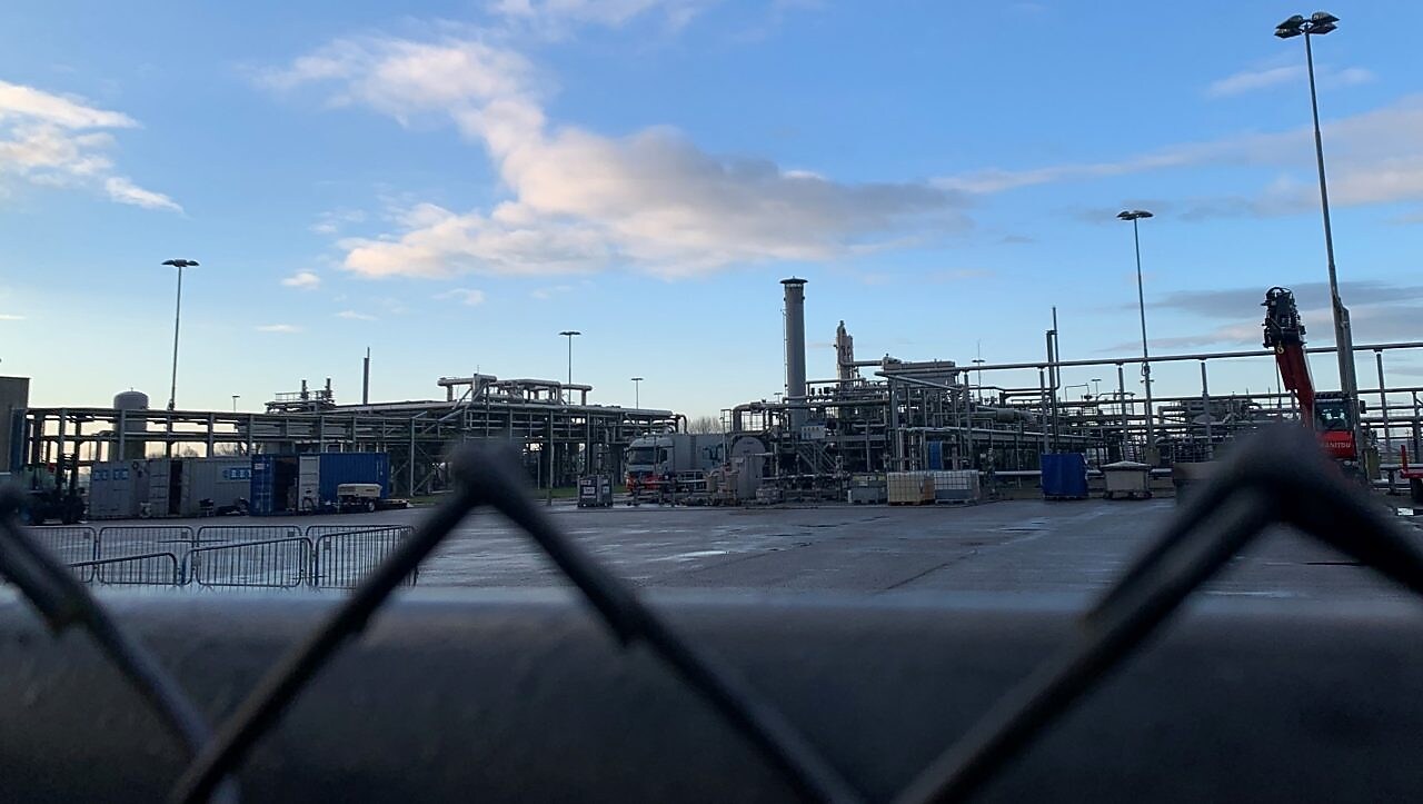 Van productielocatie naar insluiting | Nederlandse Aardolie Maatschappij